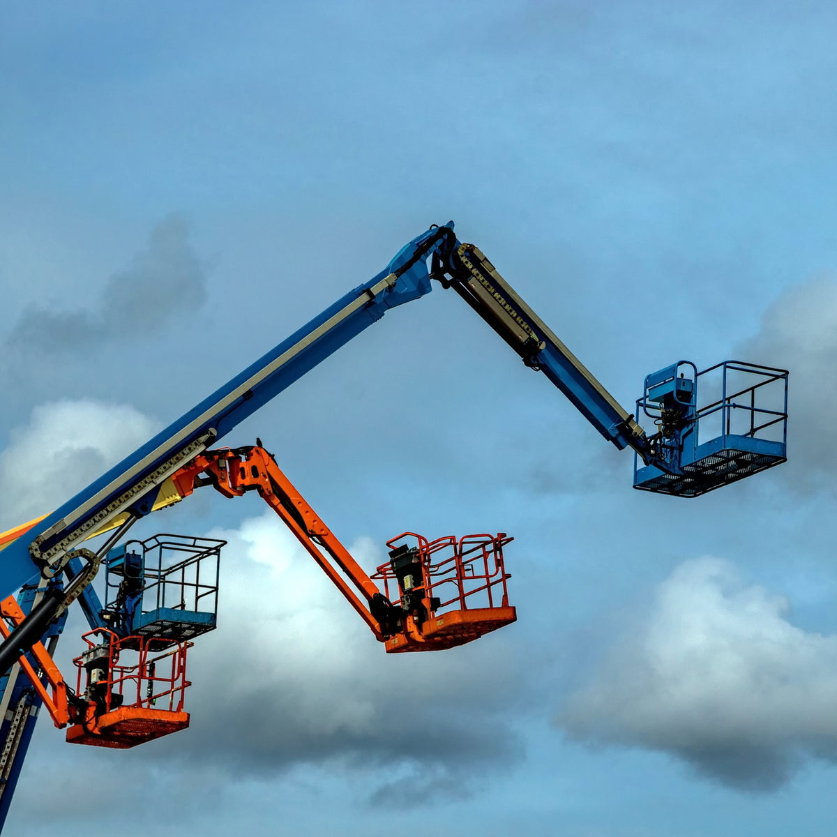 Guide on How to Operate, Drive & Start a Articulating Boom Lift
